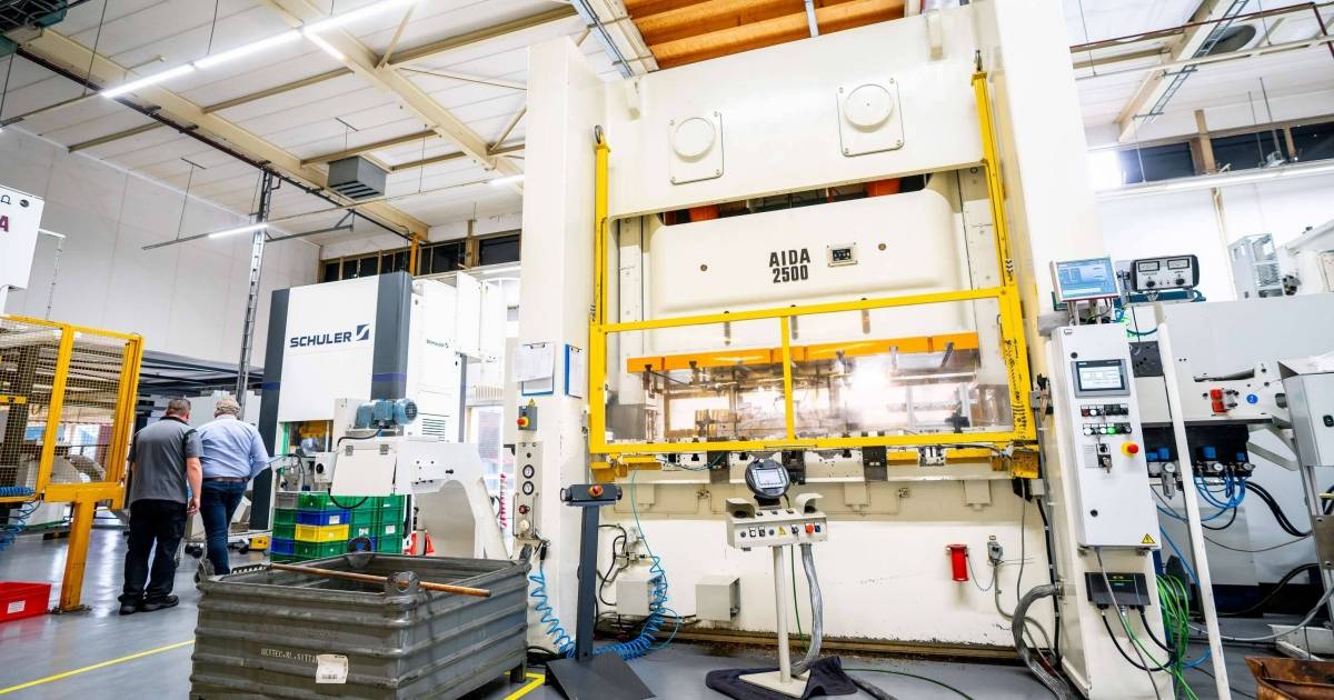 Stamping and bending | KeyTec Netherlands